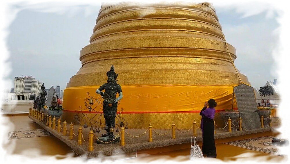 Golden Mount Temple (Wat Saket) in Bangkok - Info, Review